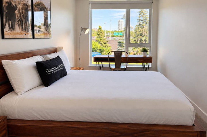 Chic Urban 2br Apt With Balcony And Skyline Views - Gatineau