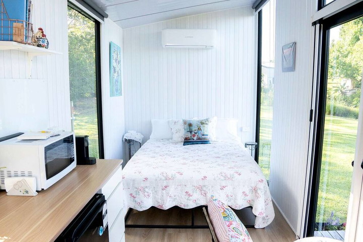 Charming Tiny House With Stunning Landscapes And Abundant Wildlife In Queensland, Australia - Maleny