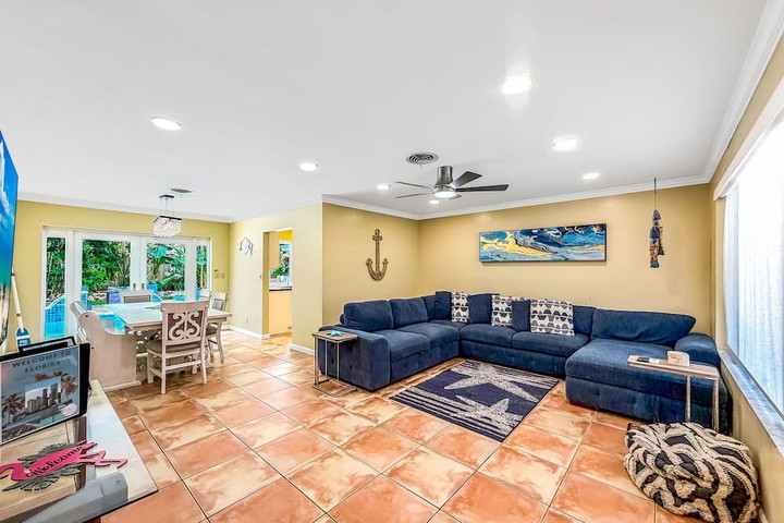 Heated Pool+tiki Hut! Close To Beach & Shops! - Fort Lauderdale, FL
