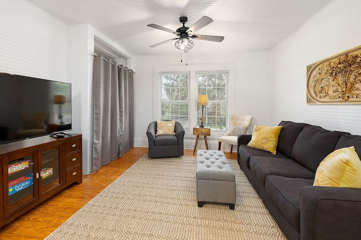 Beach Cottage With 2 King Beds-one Short Block To Beach-walk To Pier Village! - Brunswick, GA