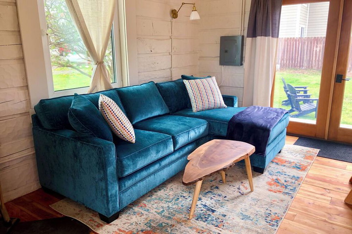 Everything Is New! Adorable Tiny Log Cabin With Awesome Views, Walk Everywhere - Joseph, OR