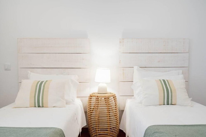 Room 'Familiar' With Shared Pool, Wi-fi And Air Conditioning - Marvão