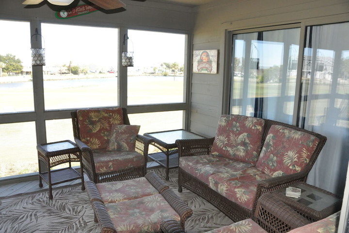 Luxury Relaxation - Beach, Marina, Pool, Golf Inc. Bikes & Beach Chairs - Pets+ - Edisto Beach, SC