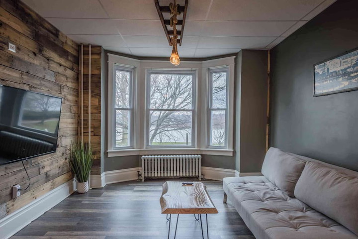Rustic 2br Loft With River Views - Harrisburg, PA