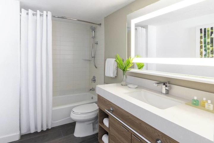 Ideal Mix Of Comfort And Value 1br! Onsite Pool, Free Parking, Pets Allowed - Islamorada, FL