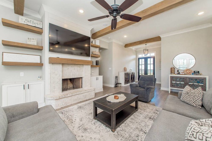 Beautiful 4 Bedroom 3 1/2 Bath Home Sitting On A Fenced In 2 Acre Lot - Hammond, LA