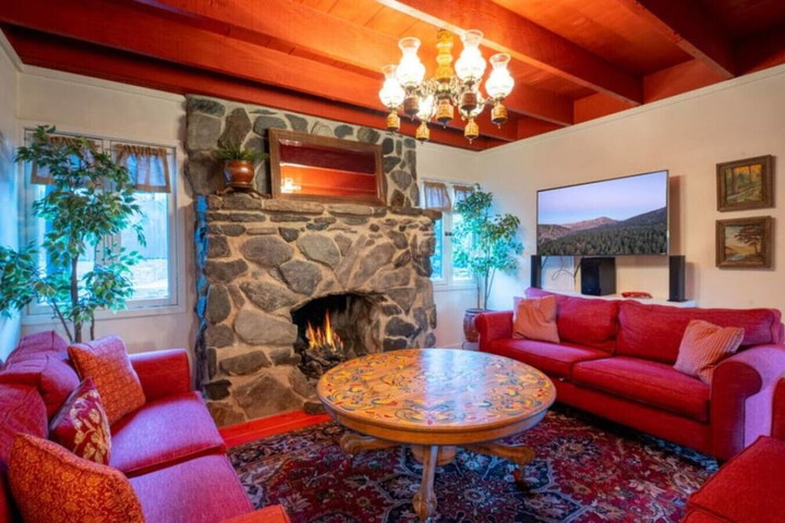 Wrightwood Chalet: Hot Tub, Ac, Game Rooms, Ww Chalet - Wrightwood, CA