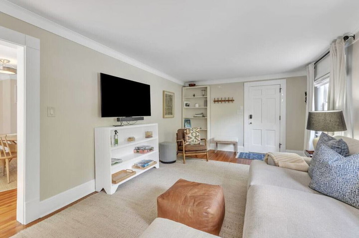 Newly Renovated Carriage House In Quaint, Historic Hillsborough; Quiet Location - Hillsborough, NC