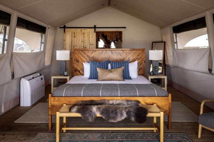 Island Glamping + Michelin Dining & Skyline View - Brooklyn, NY