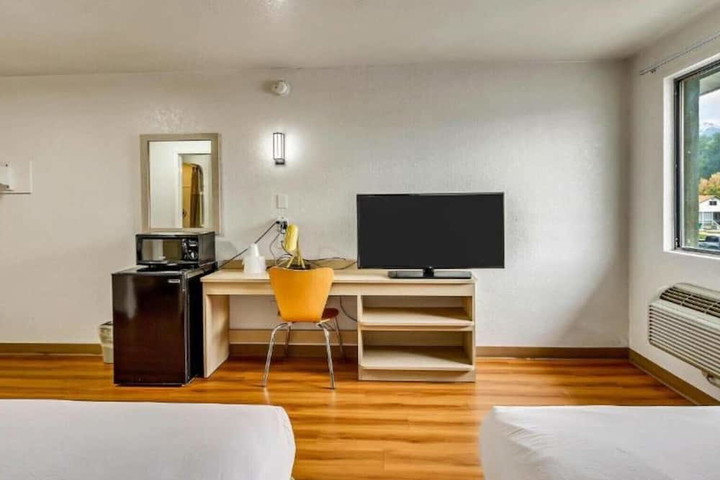 2 Full Beds | Non-smoking, Micfridge - Ogden, UT