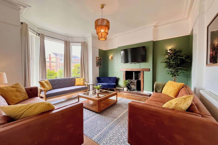 Clarence House, Pet Friendly, Country Holiday Cottage In Llandudno - Rhos on Sea