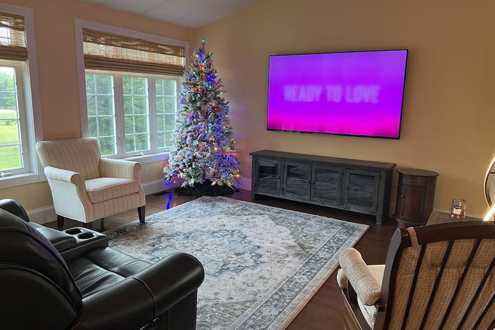 Couples Villa Retreat W/85 Sony Hd 8k Tv Pool Table New Jacuzzi Spa & Game Room - Conway, NH