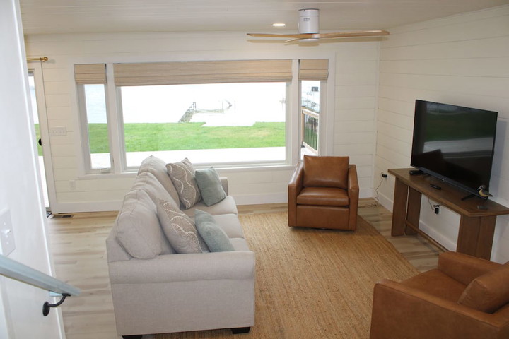 Waterfront Cottage On Bass Lake In Pentwater - Pentwater, MI