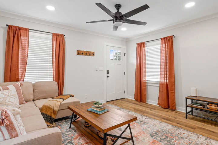Cottage Row: Pinehurst - Laurel, MS
