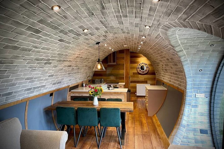 Rabbits View - Underground Hobbit Home Sleeping 6 Guests In 3 Bedrooms - Rhayader