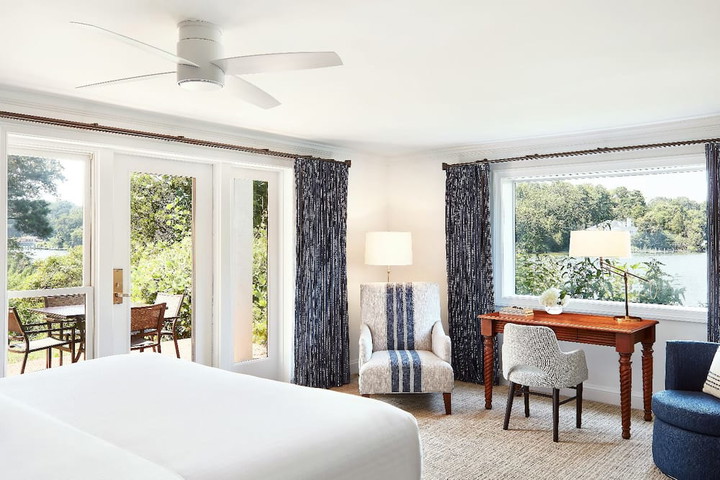 Room W/ King Bed, Patio + Free Parking, Seasonal Pool, Courtyard & Marina - Kilmarnock, VA