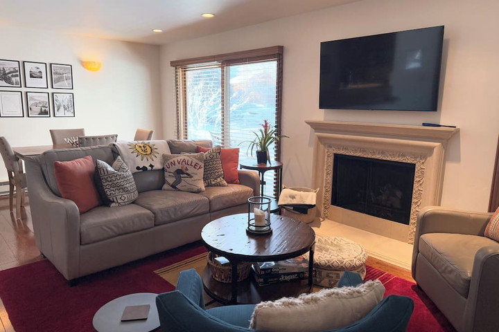 Sun Valley Amenities! Remodeled Ski In-ski Out Condo With Pool And Hot Tub! - Sun Valley, ID