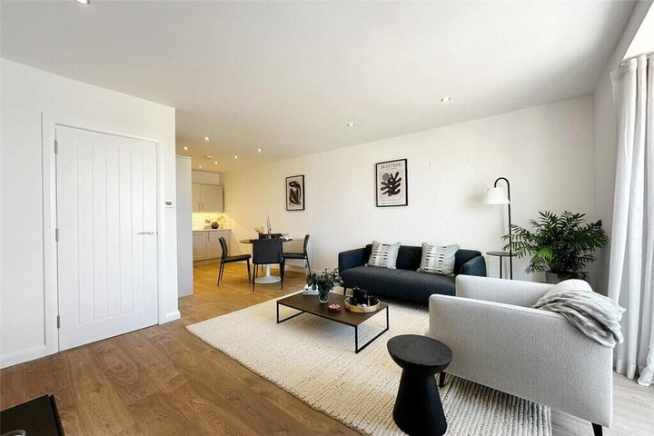 River Breeze 3-bed Balcony Apartment - Arundel