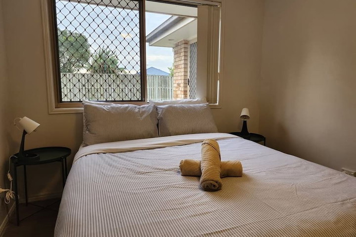 Cosy On The Plains | 4br Family Home - Brisbane
