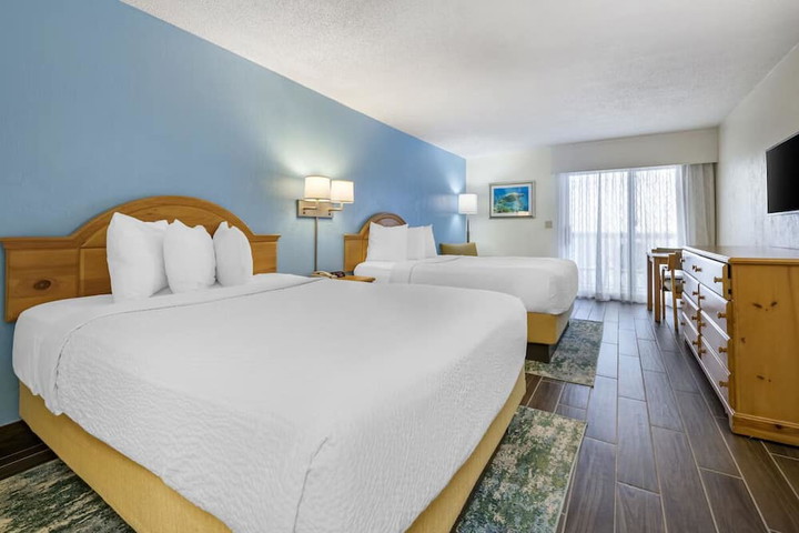 Relaxing Retreat W/ Balcony & Ocean View | Near Daytona Hotspots & Nightlife - Daytona Beach, FL