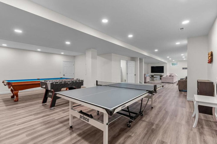 Haven 651, Modern Luxury Near Historic Gettysburg And Liberty Mountain Ski Resort - Your Exclusive Escape! Private Seasonal Pool, Hot Tub, Pickleball, And Even A Playground! - Gettysburg, PA