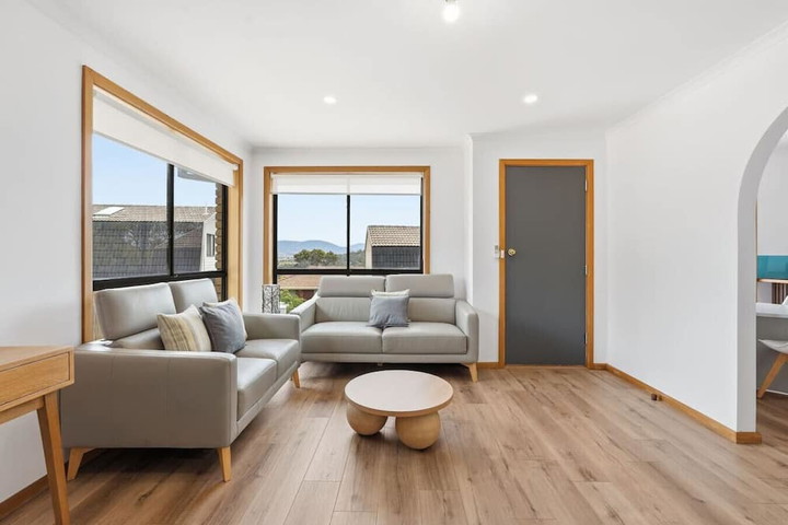 Stylish Bellerive Hideaway - Hobart