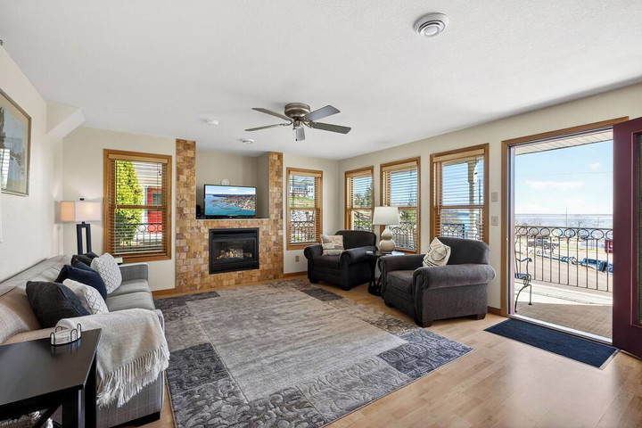 Ada Oday Condominium #2 Lake Superior Views In The Heart Of Bayfield - Bayfield, WI