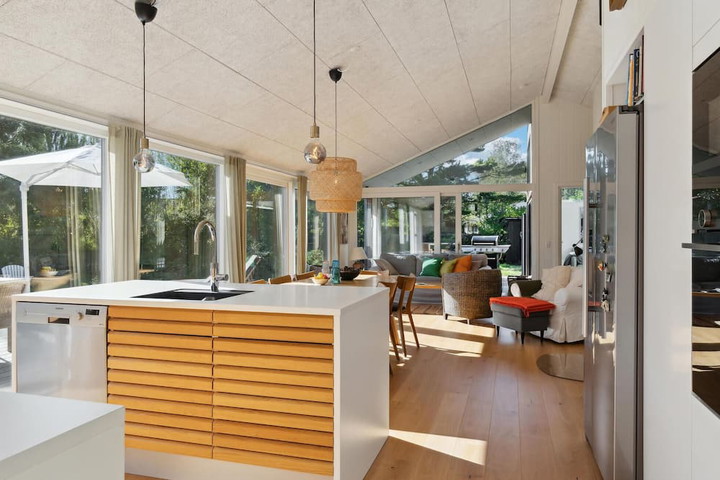 Second-floor Room On Main St - Pool & Hot Tub - Walk To Lifts, Dog-friendly - Aspen