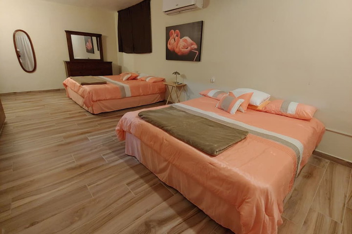 Es Una Casa Privada Tiene Todas Las Comodidades Que Gentleman N Ladies Necesita, - Puerto Rico