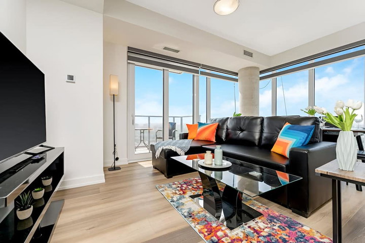 Newly Built Modern Condo With Stunning City Views - 키치너