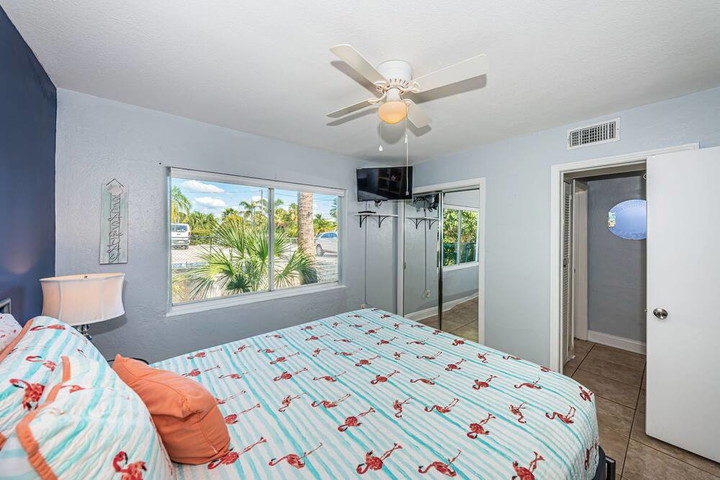 Come And Enjoy Beachside Villa Suite #2 Steps From Beach - Indian Rocks Beach, FL