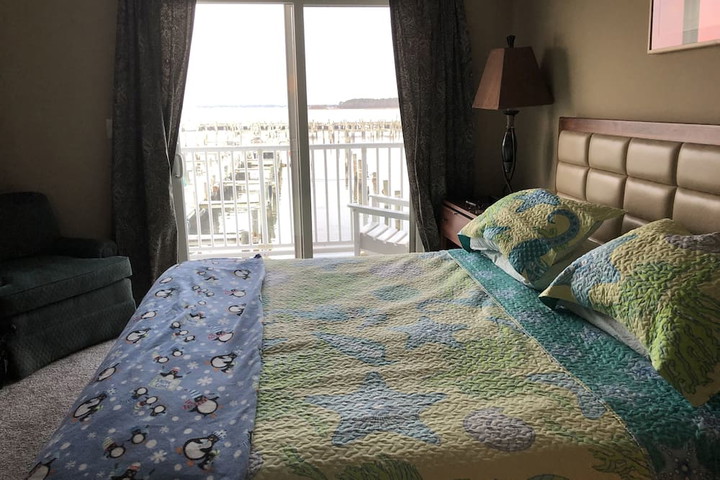 Come See Beautiful Fall Sunsets Over The Bay! Amazing Off Season Rates! - Dewey Beach, DE