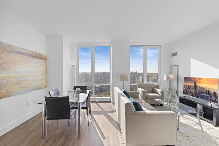 Near Metronorth Station 2 Br | Kitchen + W/d - Greenwich, CT