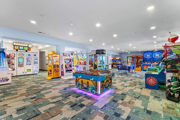 Log Cabin_ Resort Amenities_free Daily Attraction Tickets - 