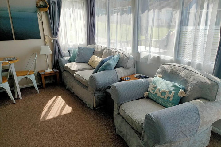 2 Bedroom Beach Cottage With Sea Views. 2 Minutes To Westward Ho! Promenade. - Appledore