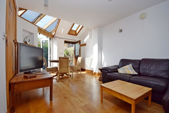 The Loft , Angmering-on-sea - A Apartment That Sleeps 4 Guests In 2 Bedrooms - Arundel