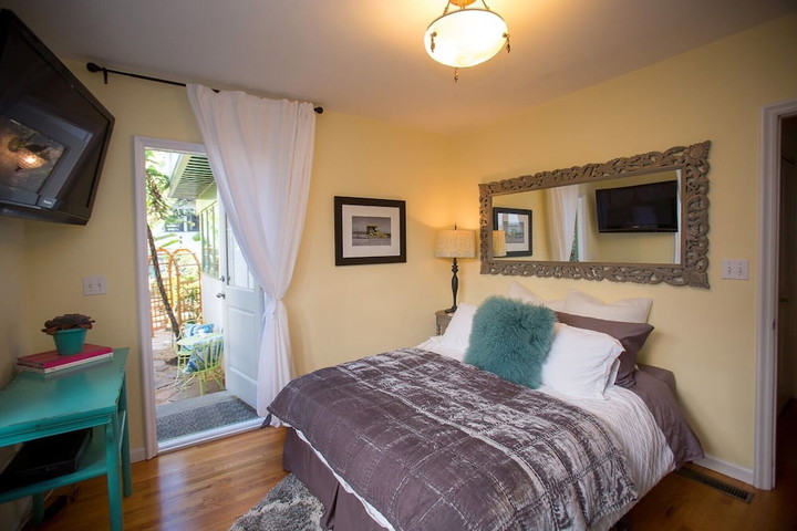 Santa Monica Beach Luxury Suite - Venice Beach, CA