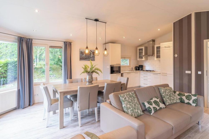 Chalet Met 3 Slaapkamers En Tuin Met Meubilair - Sittard