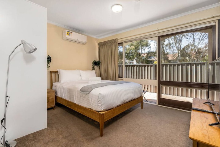 Compact And Convenient Unit - Canberra
