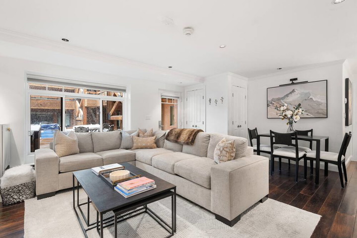 Fasching Haus Condo With Heated Pool, Hot Tub, Fitness Center, Steps To Gondola - Aspen, CO