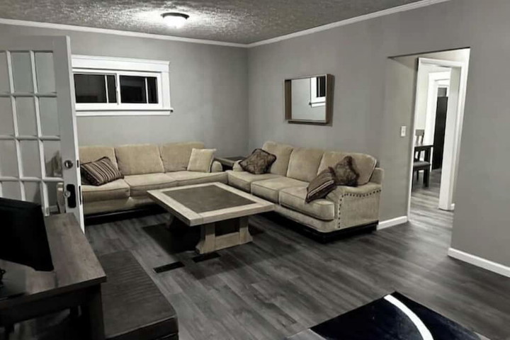 Shaker Ohio Contemporary Home! - Shaker Heights, OH