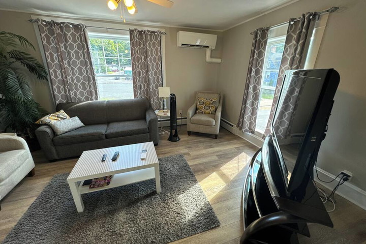 Bel Appartement Au Centre-ville Sur Main Street, Kentville - Kentville
