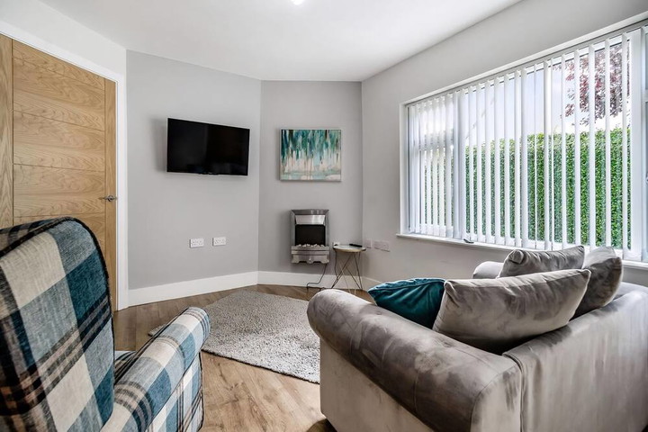 A Wonderful Two Bedroom Modern Bungalow With A Large Enclosed Garden. - Yorkshire