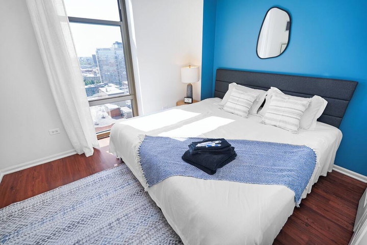 29th Floor 2br Suite With Balcony And Gym - Chicago, IL