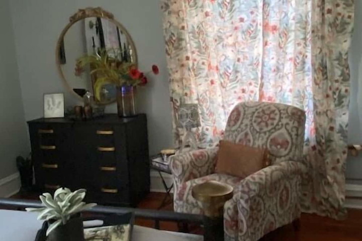 The Rumble Room, Jenny's Downtown Hideaway Bed And Breakfast-the Rumble Room - Laurel, MS