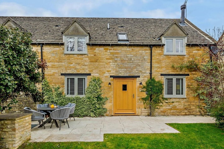 2 Bed In Cheltenham (Oc-92085) - Winchcombe