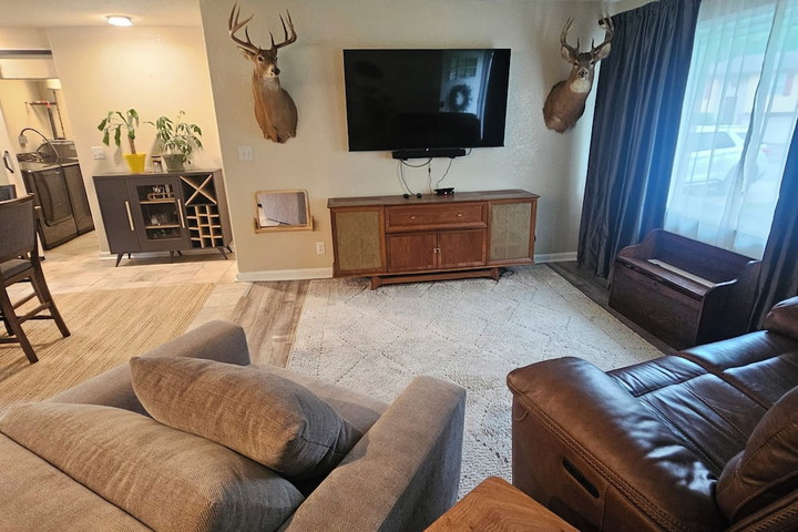 Cozy 4-bedroom Ranch With Easy Highway Access - Kansas City