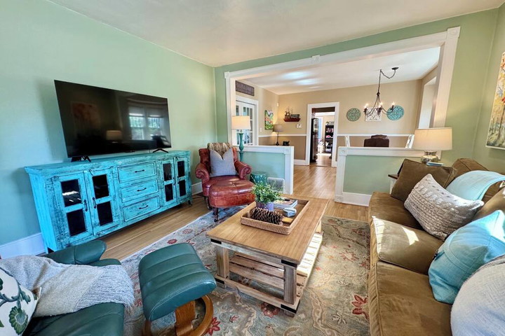 Award Winning Downtown 1923 Bungalow Hot Tub, Pikes Peak, Garden Of The Gods!⭐️ - Colorado Springs
