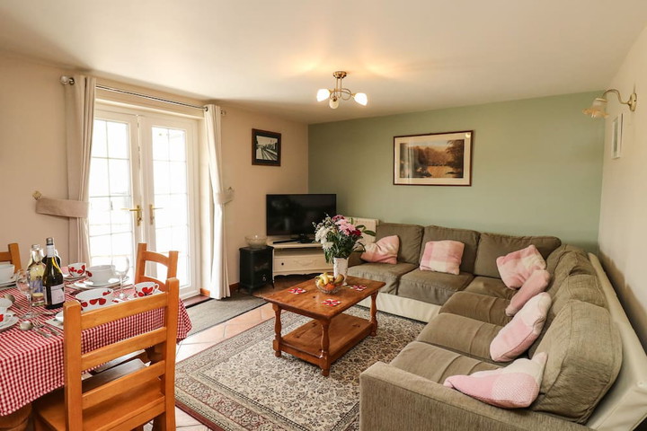 Otters Holt, Pet Friendly, With A Garden In South Molton - Exmoor