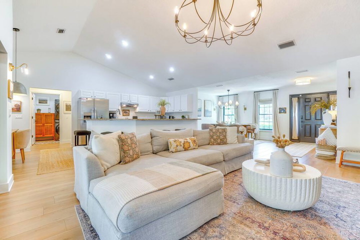 Near Parks & Lakes: Sorrento Home W/ Pool & Yard! - Kelly Park, Apopka
